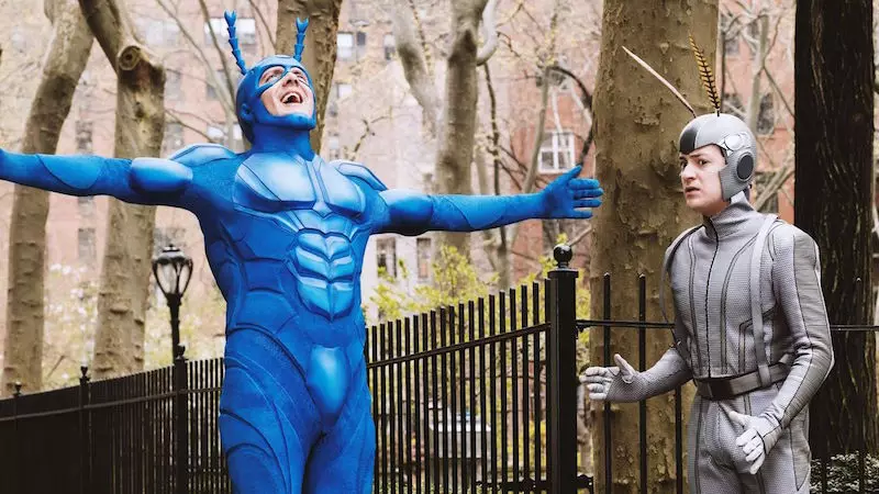 Pahlawan Sakit Mental: Kumaha The Tick sareng Dirk Lembut Méré Panggung "Sidekicks" Teu Saimbang