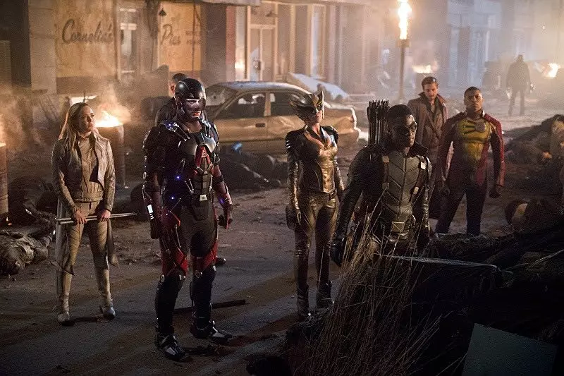 A linha do tempo que não importa, exceto que importa: Legends of Tomorrow, “Star City 2046”