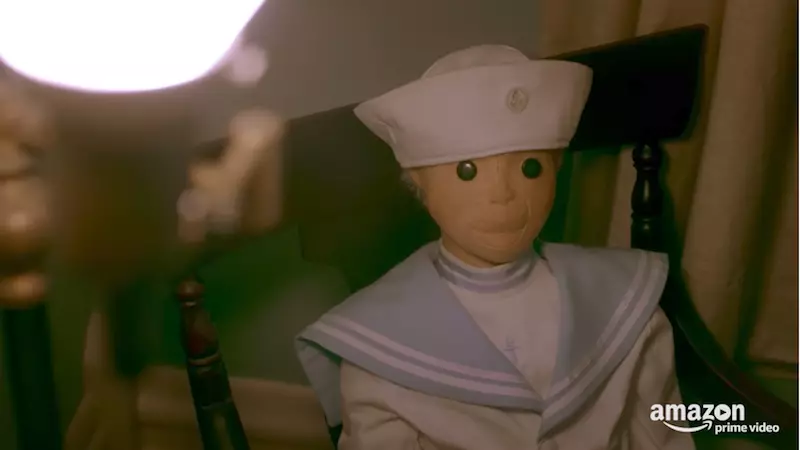 Aprende a espeluznante historia de Robert the Doll en New Lore Footage