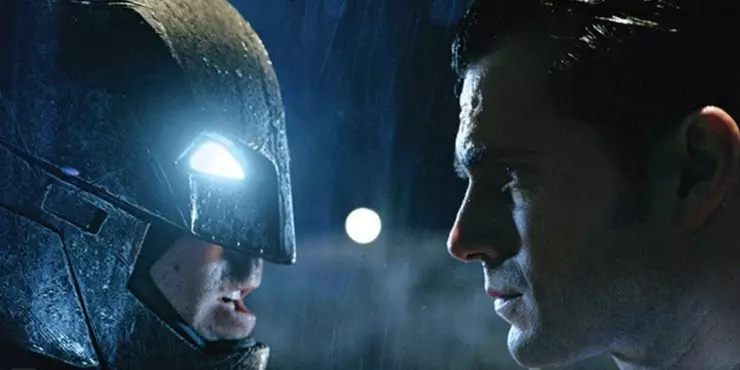 Nws yog Okay muab Batman v Superman: Kaj ntug ntawm Kev Ncaj Ncees Ib Lub Sijhawm