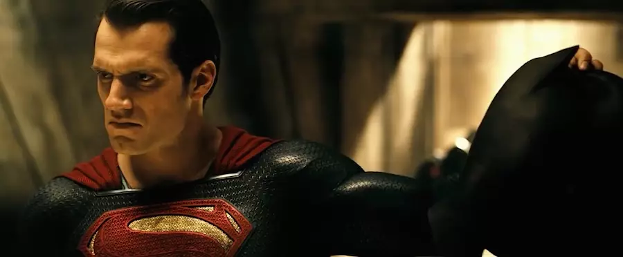 Batman v Superman ၏ ပါးစပ်ရာဇဝင် (၎င်း၏ဝေဖန်ရေးဆရာများပြောပြသည့်အတိုင်း)