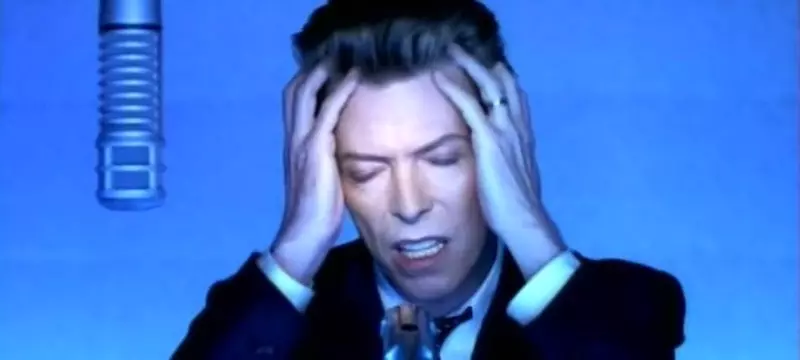 זיך-אַנטדעקונג דורך שטיין מאַטאַלאַדזשי - David Bowie, דער פּאַטראָן סיינט פון פערזענלעכע אמת 19757_2
