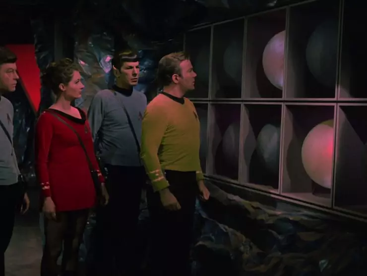 Star Trek oriģinālā seriāla atkārtota skatīšanās: “Atgriezties rītdienā” 19792_2