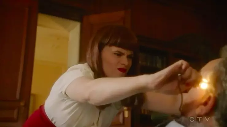 De Butler die it. Agent Carter: "The Atomic Job"