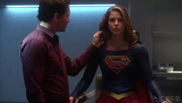 Onwere onye kwuru Supergirl/Bizarro Girlfight? 20215_2