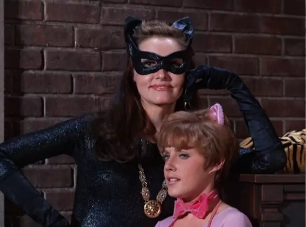 Batman Yera! “Uwo Mukecuru Darn” / “Sasa! Darn Catwoman ”