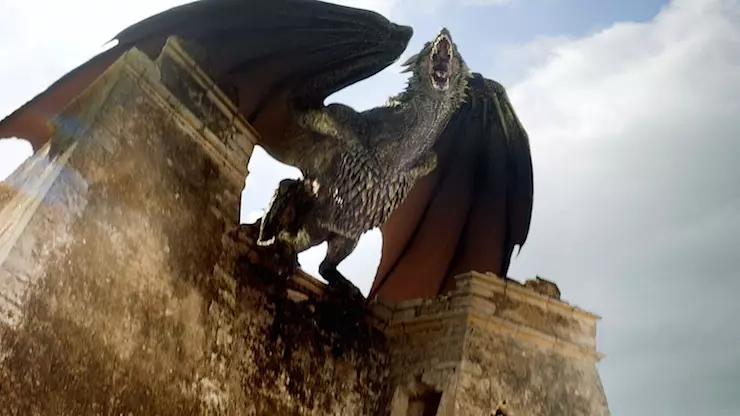 Makalupad ba ang Daenerys sa Westeros sakay sa Iyang mga Dragon?