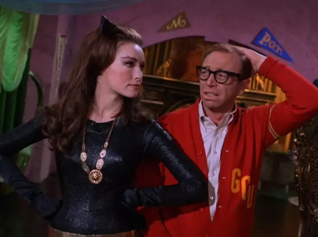 Holy Rewatch Batman! "Catwoman Goes to College" / "Batman viser sin kunnskap"