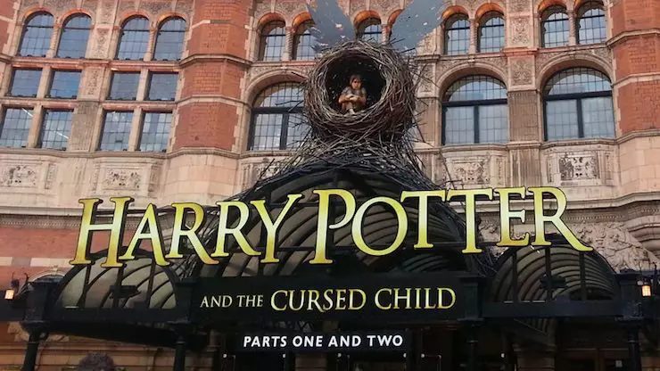 Harry Potter and the Cursed Child သည် Hogwarts တစ်ခုတည်းသာ တတ်နိုင်သကဲ့သို့ မိသားစုဒရာမာတွင် ထုတ်လွှင့်သည်။