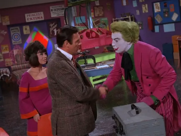 သန့်ရှင်းသော Rewatch Batman။ "The Joker's Last Laugh" / "The Joker's Epitaph"