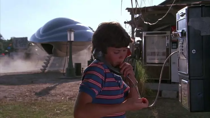 Mereka Tidak Membuat Film Anak-Anak Seperti Ini Lagi: The Flight of the Navigator 20841_6