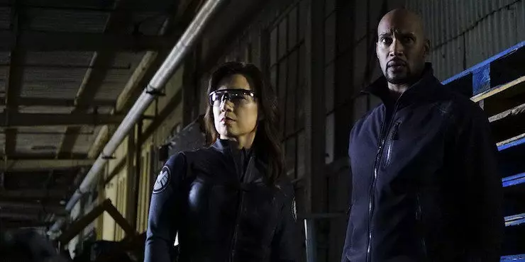 Agents of S.H.I.E.L.D. รอบปฐมทัศน์ซีซั่นที่สี่: Goodness Gracious, Great Skulls of Fire! 20977_1