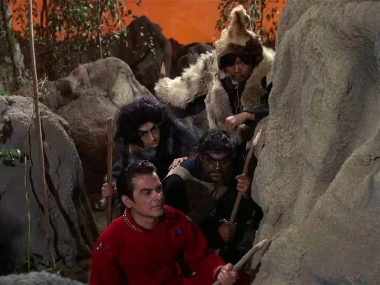 Star Trek oriģinālā seriāla atkārtota skatīšanās: “The Savage Curtain” 20986_12