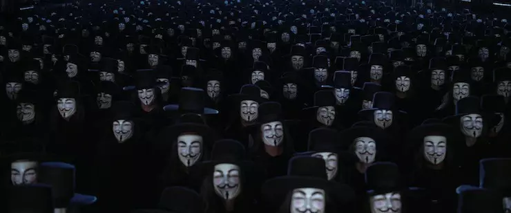 Gabh mo leithscéal le haon duine - tá V for Vendetta níos tábhachtaí inniu ná mar a bhí sé riamh 21121_2