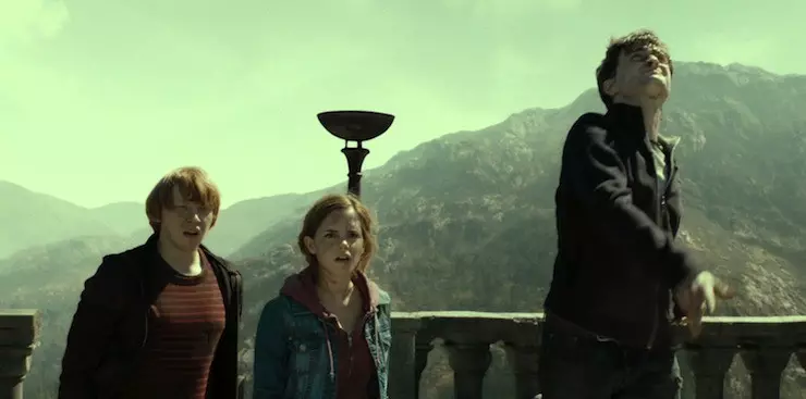 Kutazama upya Harry Potter na Deathly Hallows: Filamu ya Sehemu ya 2 21373_28