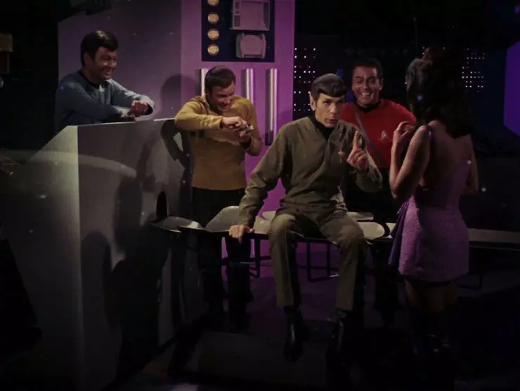 چولپان Trek نىڭ ئەسلى يۈرۈشلۈك فىلىمى: «Spock نىڭ مېڭىسى» 21716_17