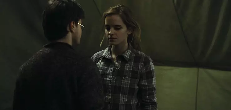 Harry Potter and the Deathly Hallows: အပိုင်း 1 ရုပ်ရှင်ကို ပြန်လည်ကြည့်ရှုခြင်း။ 22221_9