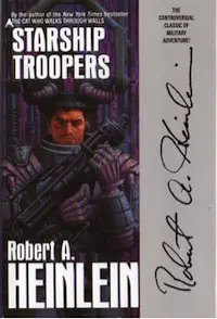 O se Ituaiga maatulimanu: Starship Troopers saunia e Robert A. Heinlein 22358_2