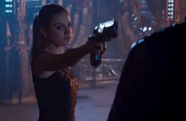 Jupiter Ascending er en høykonsept Sci-Fi-eksplosjon (og dette er en god ting!)