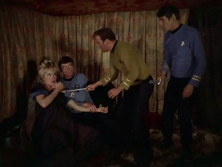 Повторно гледање на оригиналната серија Star Trek: „Петочното дете“ 23450_5
