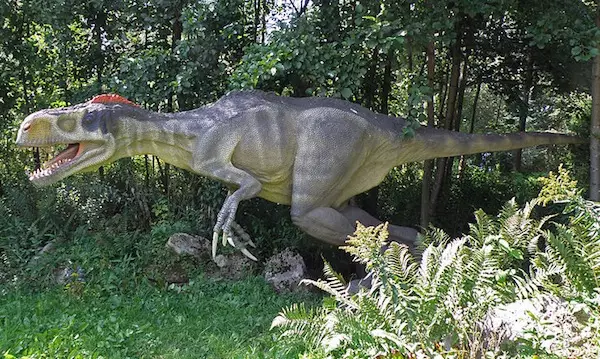 Sampung Tyrannosaur na Naghari Bago si T. rex 25034_4