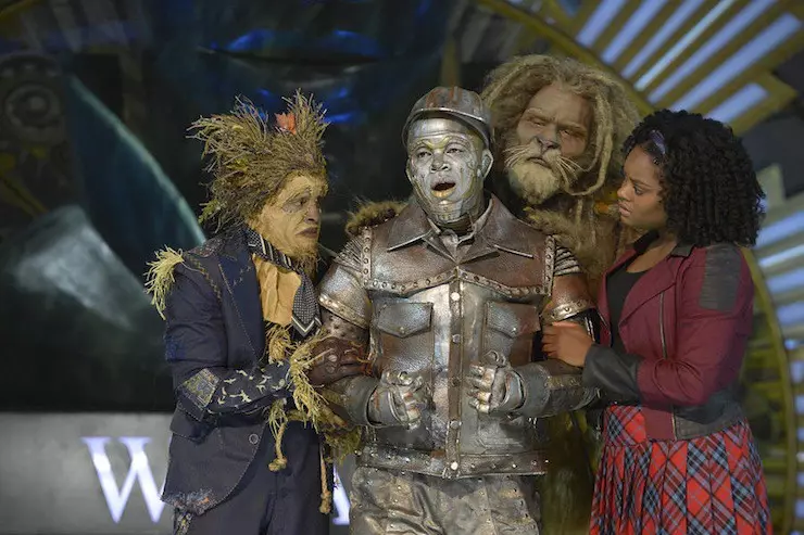 Queen Latifah IS the Wizard of Oz: NBC's The Wiz 25490_1