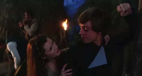 Jūs visi pamiršote, kad Luke'as Skywalkeris yra BAMF 25937_12