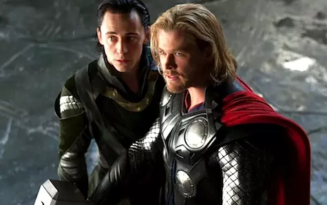 Thor en Loki is waarskynlik die meeste van die tyd naak op die skerm 26167_1