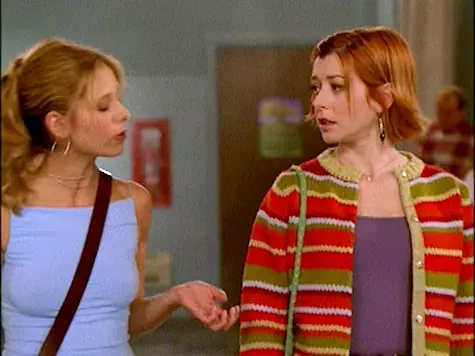 إعادة مشاهدة فيلم Buffy the Vampire Slayer: هناك شيء ما عن رايلي 26900_1