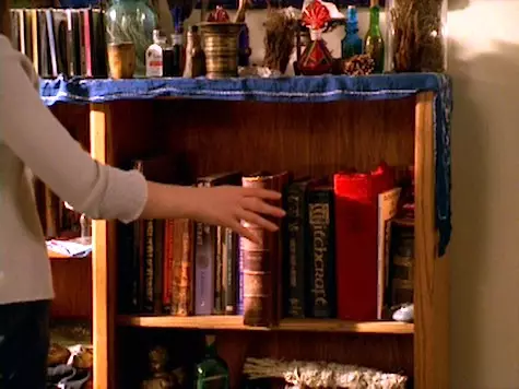 Buffy the Vampire Slayer Rewatch: ਇਹ ਤੁਹਾਡੀ ਮਾਂ ਦਾ ਬਾਂਦਰ ਦਾ ਪੰਜਾ ਨਹੀਂ ਹੈ 27465_4