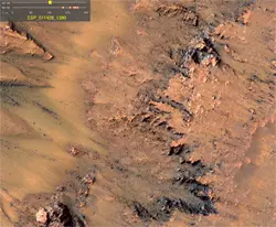 Strimmor på Mars yta, förändras med årstiderna NASA/JPL/University of Arizona