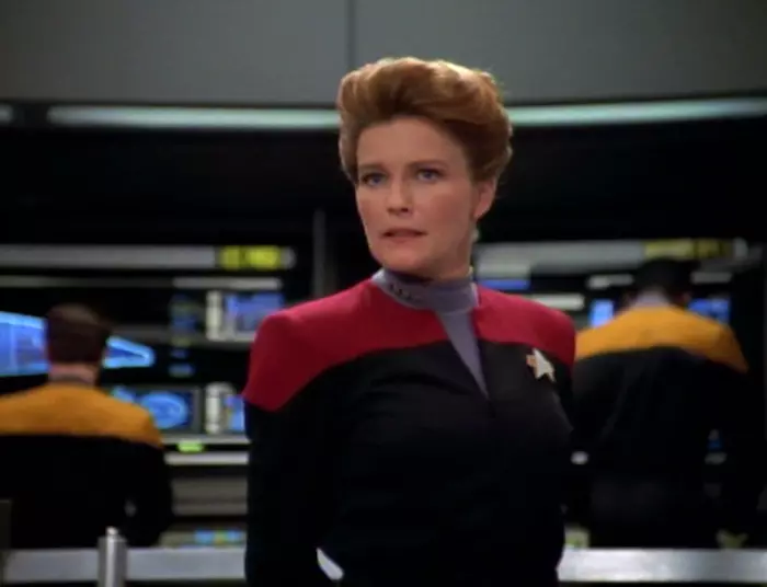 Lub Hnub Qub Trek: Voyager Rewatch: "Caretaker"