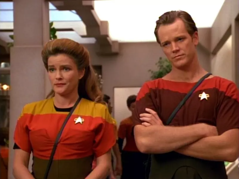 چولپان Trek: Voyager Rewatch: «ۋاقىت ۋە قايتا»