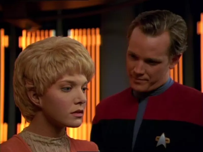 Star Trek: Voyager Yeniden İzleme: “Faj” 2925_2
