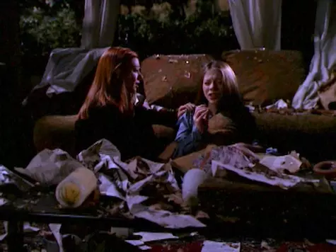 Buffy the Vampire Slayer qayta tomoshasi: Mening otam sizning janobingizni mag'lub etishi mumkin 29351_1