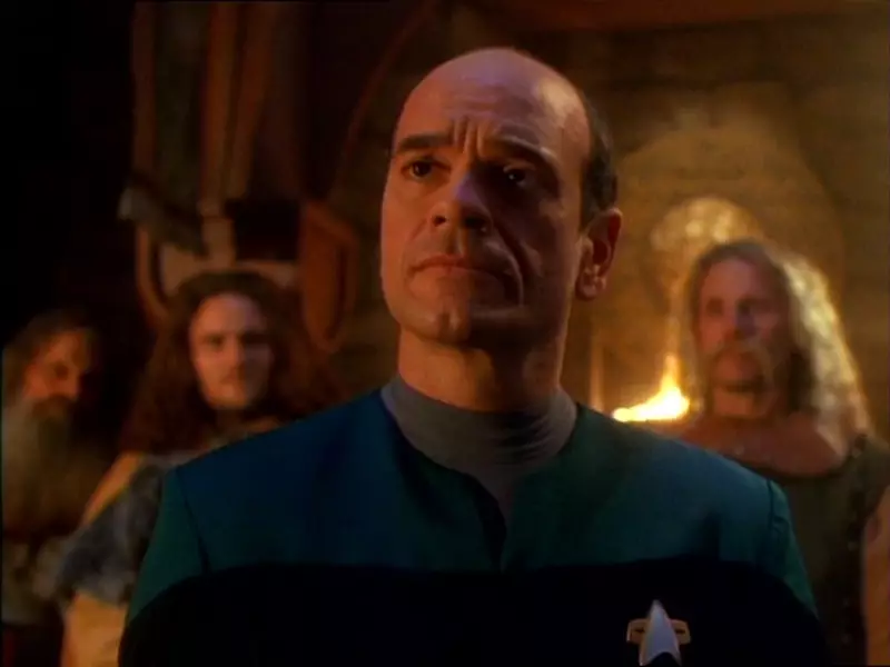 Star Trek: Rewatch Voyager: "Қаҳрамонон ва девҳо"