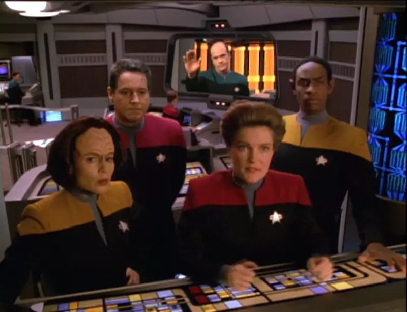 Star Trek: Voyager takroriy tomosha: Birinchi mavsumga umumiy nuqtai