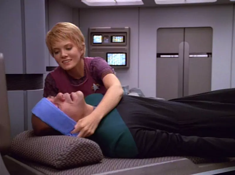 Star Trek: Voyager Yeniden İzleme: “Dövme” 2965_1