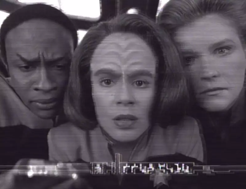 Star Trek: Voyager Rewatch: “Nguyên mẫu” 2972_1