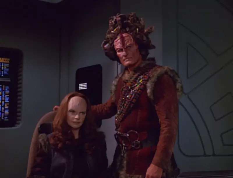 Star Trek: Voyager Rewatch: “Alianses” 2974_1