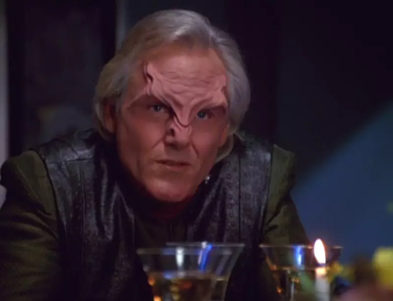 Star Trek: Voyager Rewatch: «Альянсы» 2974_3