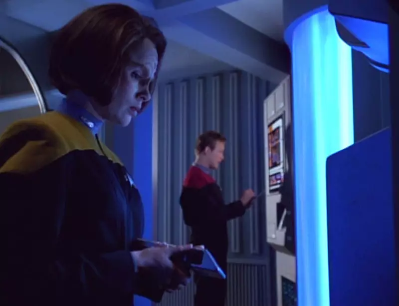 Star Trek: Voyager Rewatch: “Dreadnought” 2981_3