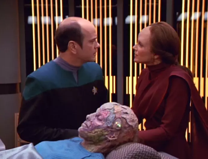 Star Trek: Voyager Rewatch: “Comharthaí Beatha” 2987_3