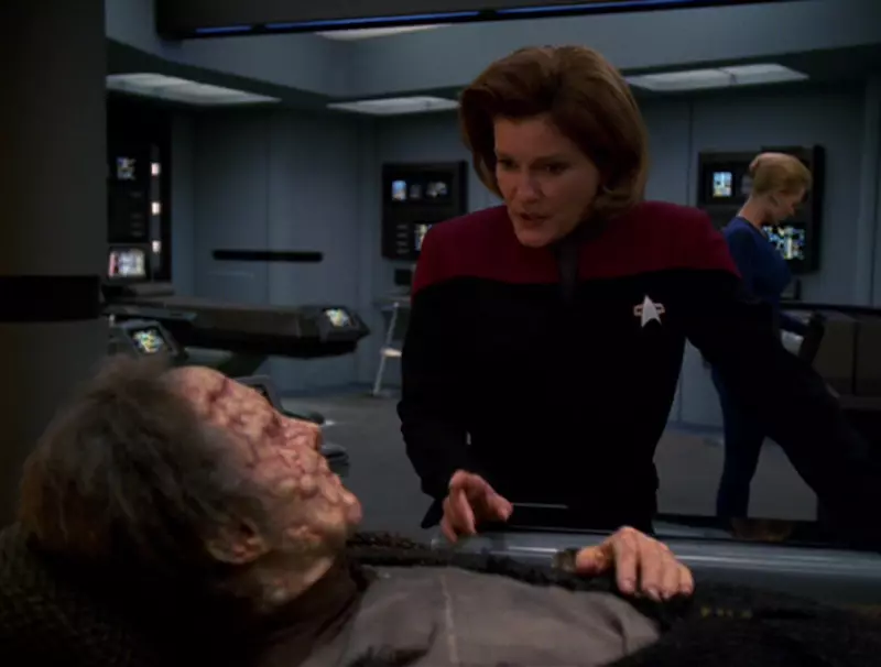 Star Trek: Voyager Rewatch: “Cairdeas a hAon” 2989_1