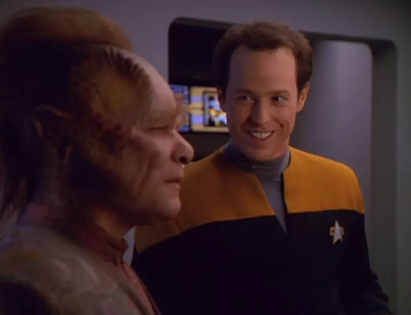 Star Trek: Voyager Rewatch: «Investigations» 2990_1