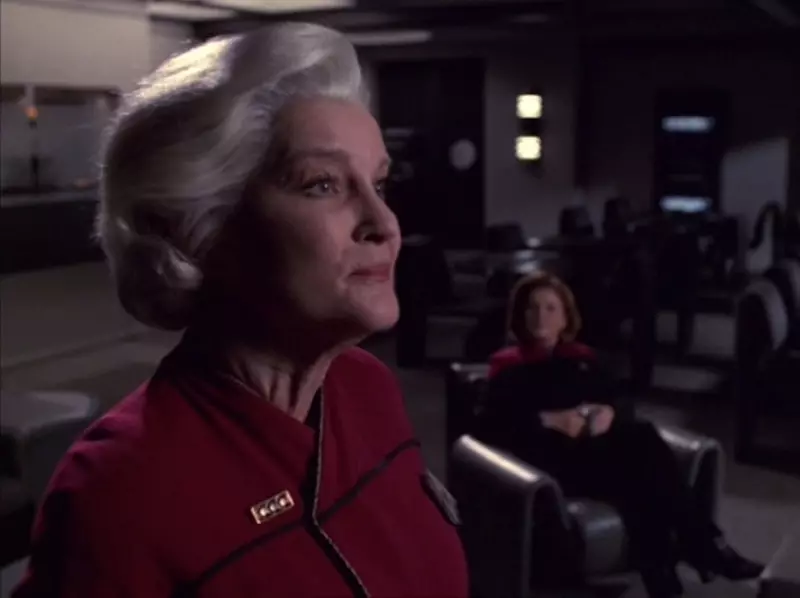 Star Trek: Voyager Rewatch: "Eindspel"