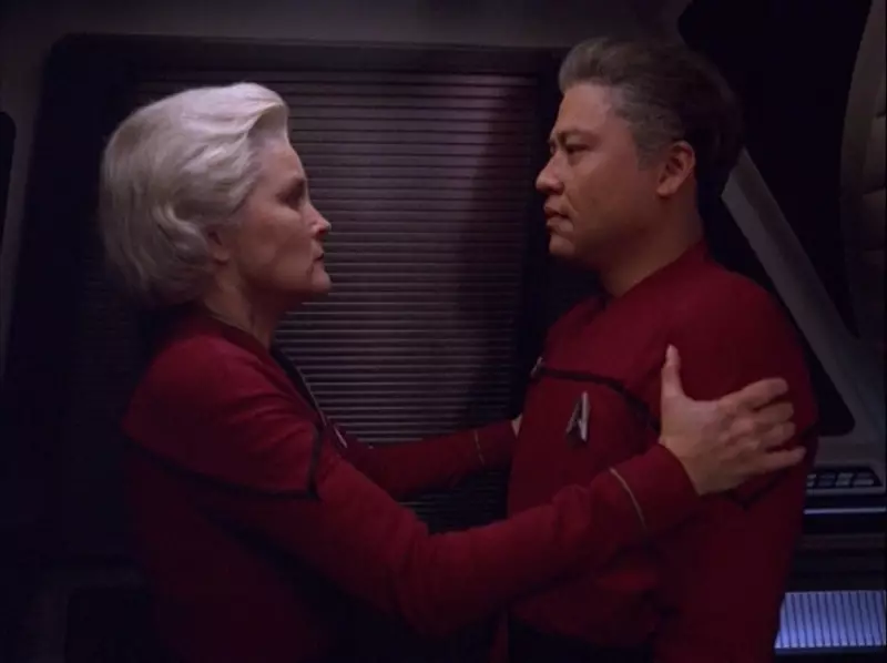 Inyenyeri Trek: Voyager Rewatch: “Endgame” 2998_3