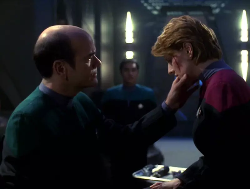 Star Trek: Voyager қайта қарауы: «Ет пен қан» 3001_1