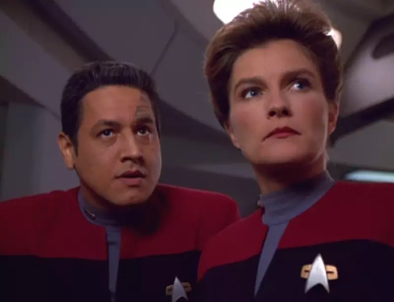 Star Trek: Voyager Rewatch: ภาพรวมซีซันที่สอง