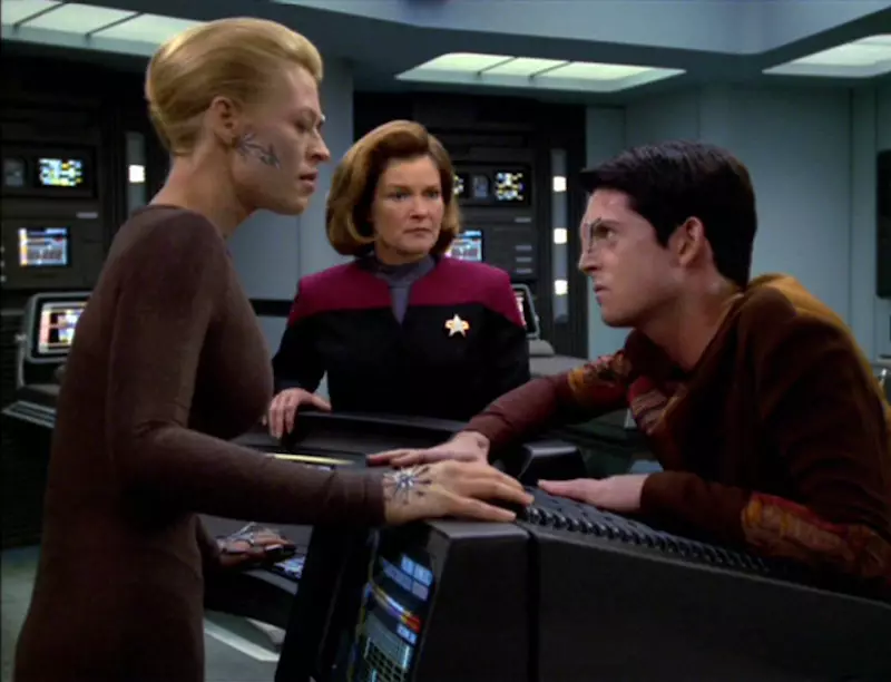Star Trek: Voyager endurskoðun: „Ófullkomleiki“ 3010_6